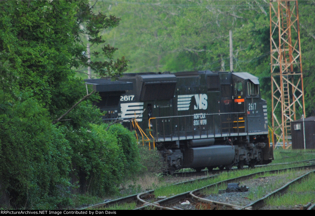 NS SD70M 2617 leads 13T off the Upper Lehigh Line
